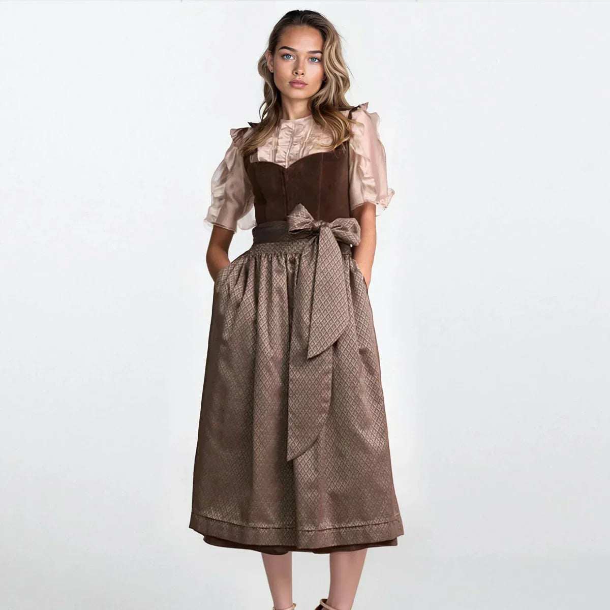 Maxi Dirndl 💗 Elegante Trachtenmode entdecken