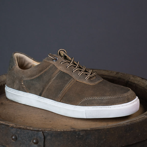 Trachtensneaker Valentin Braun von MeiSchua!